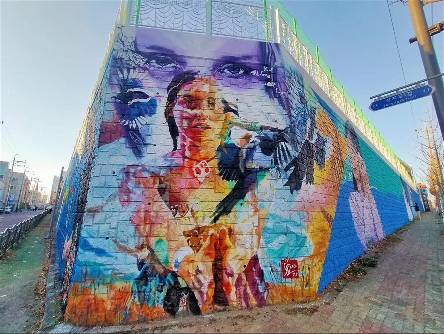 [Interview] Empowering communities through color : Korea.net : The ...