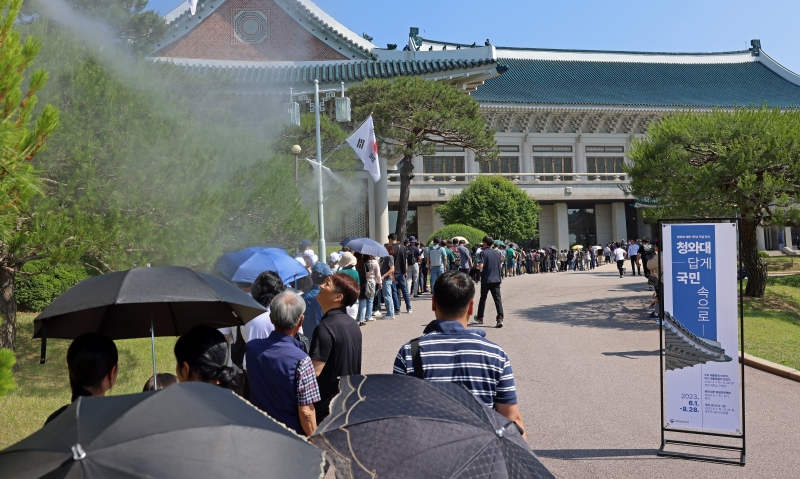 Cheong Wa Dae attracts 5M visitors 21 months after opening : Korea.net ...