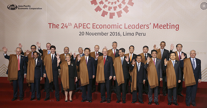 Korea discusses cooperation with Peru, APEC : Korea.net : The official ...