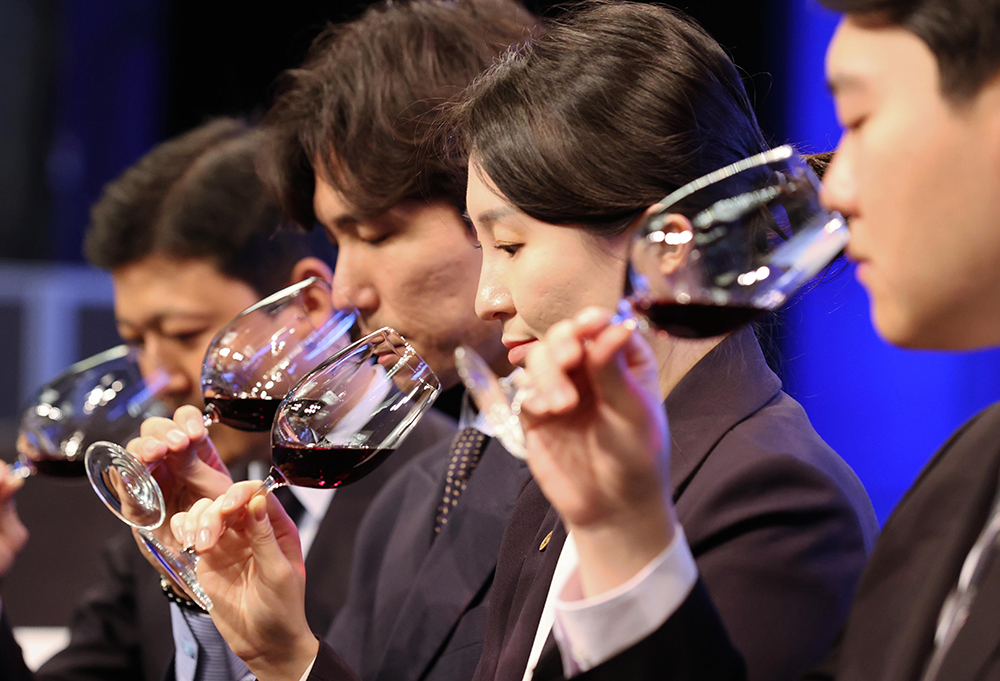 For the best sommeliers of French wine : Korea.net : The official ...