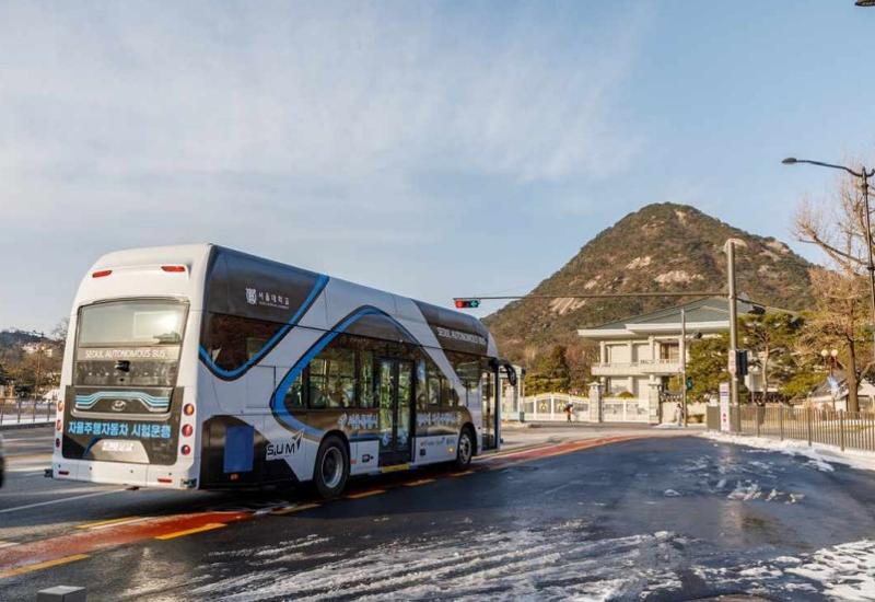 2 self-driving electric buses start regular service near Cheong Wa Dae ...