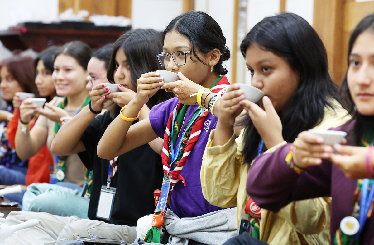 Jamboree scouts learn Korea's traditional tea etiquette : Korea.net ...