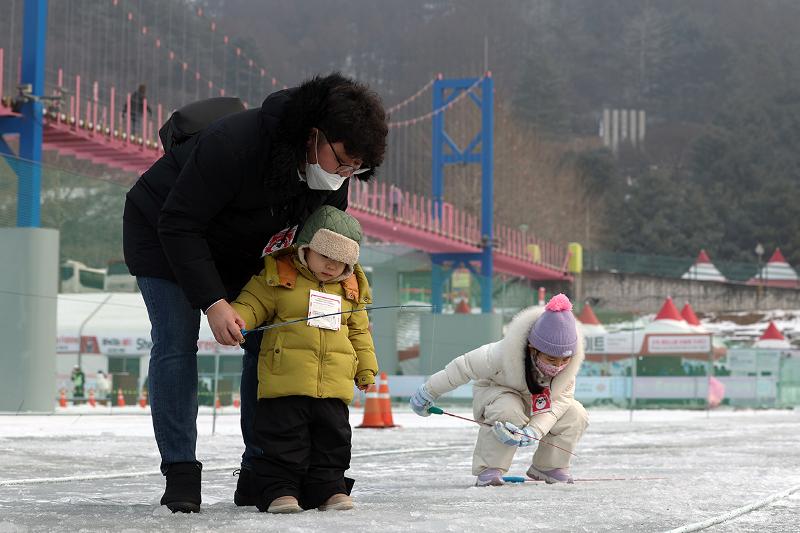 Winter trout festival in provincial county : Korea.net : The official ...