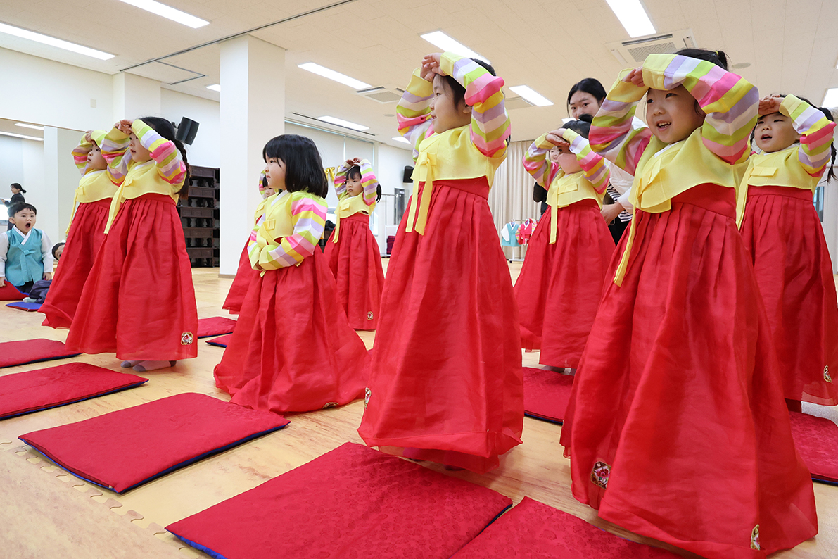 Fun class in traditional etiquette : Korea.net : The official website ...